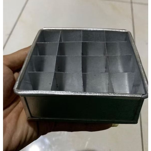 Jual Loyang Dan Sekat 16 Lubang Ukuran 10x10 Cm Tinggi 4 Cm / Loyang ...