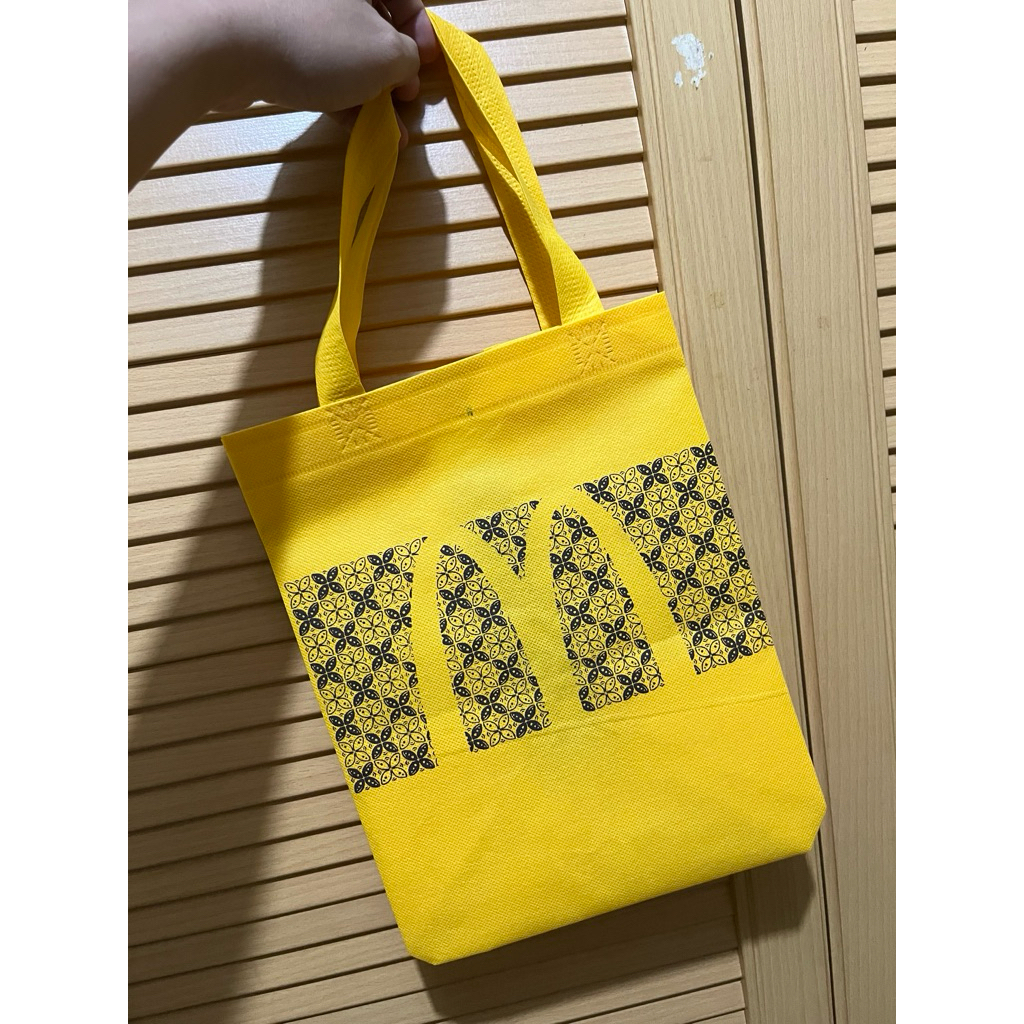 Jual Tote Bag Mcdonalds Warna Kuning Batik Limited Edition Dengan ...