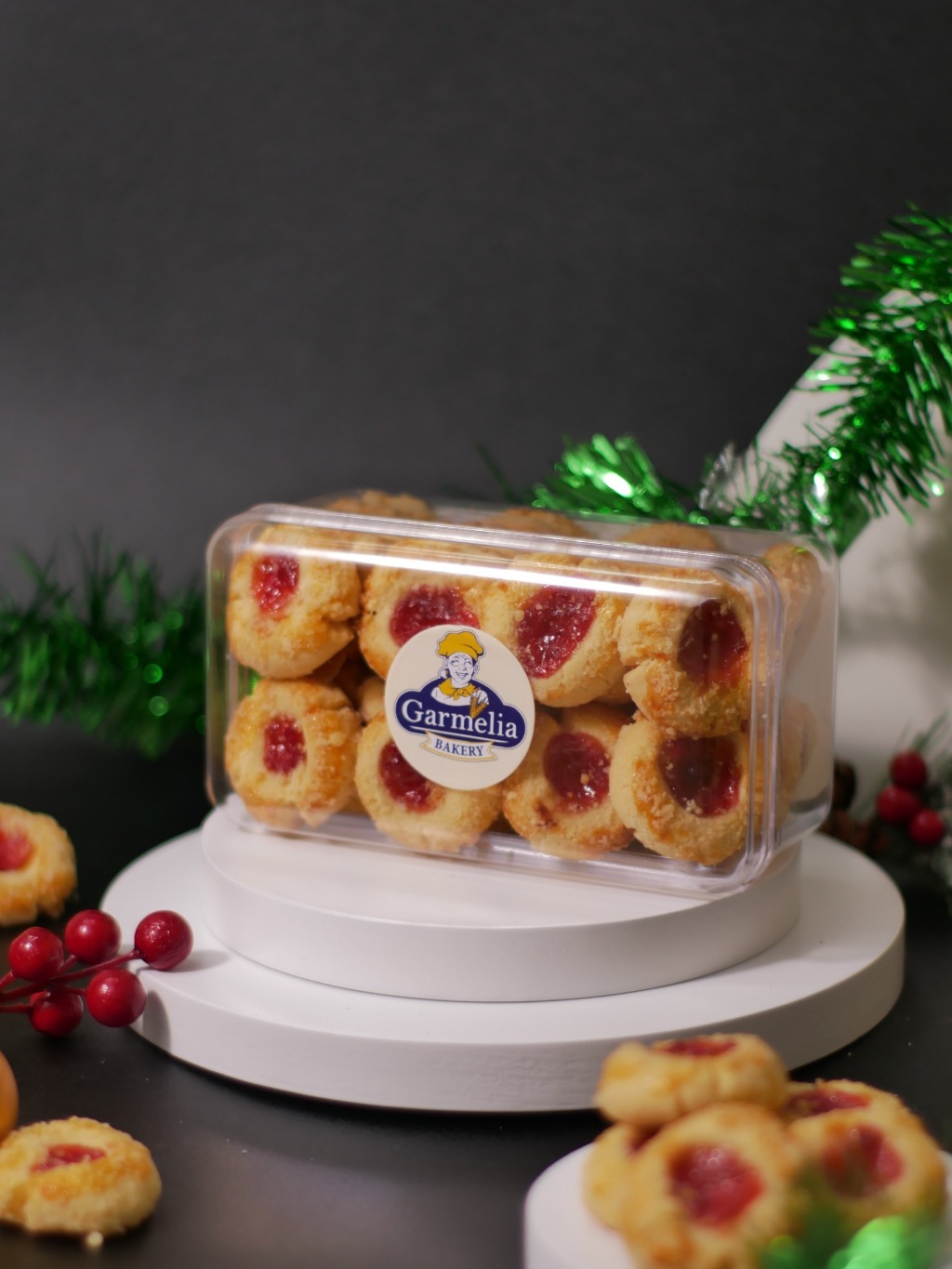 Jual Thumbprint Strawberry Cookies - Garmelia Bakery | Shopee Indonesia