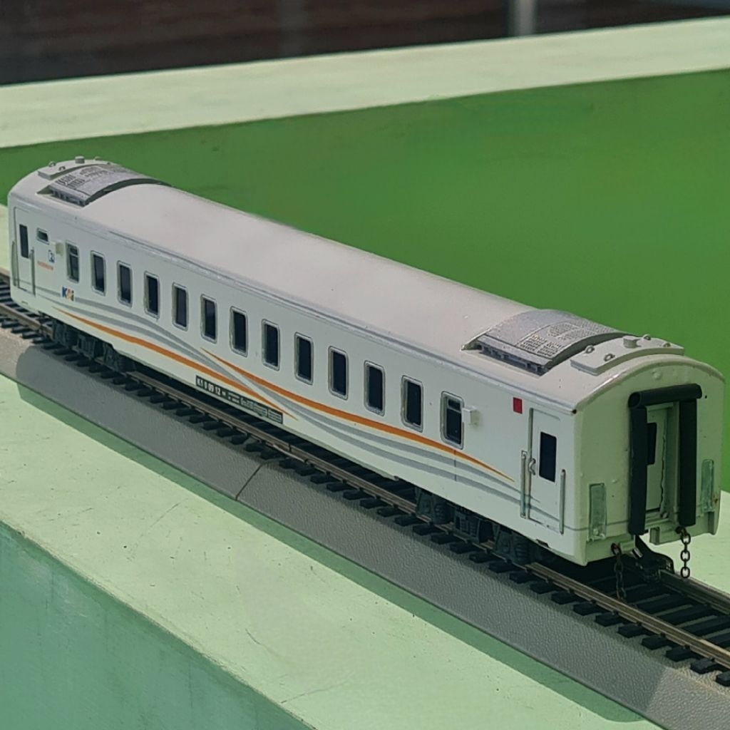 Jual Miniatur Kereta Api / Miniatur Gerbong Eksekutif K1 Mild Steel ...