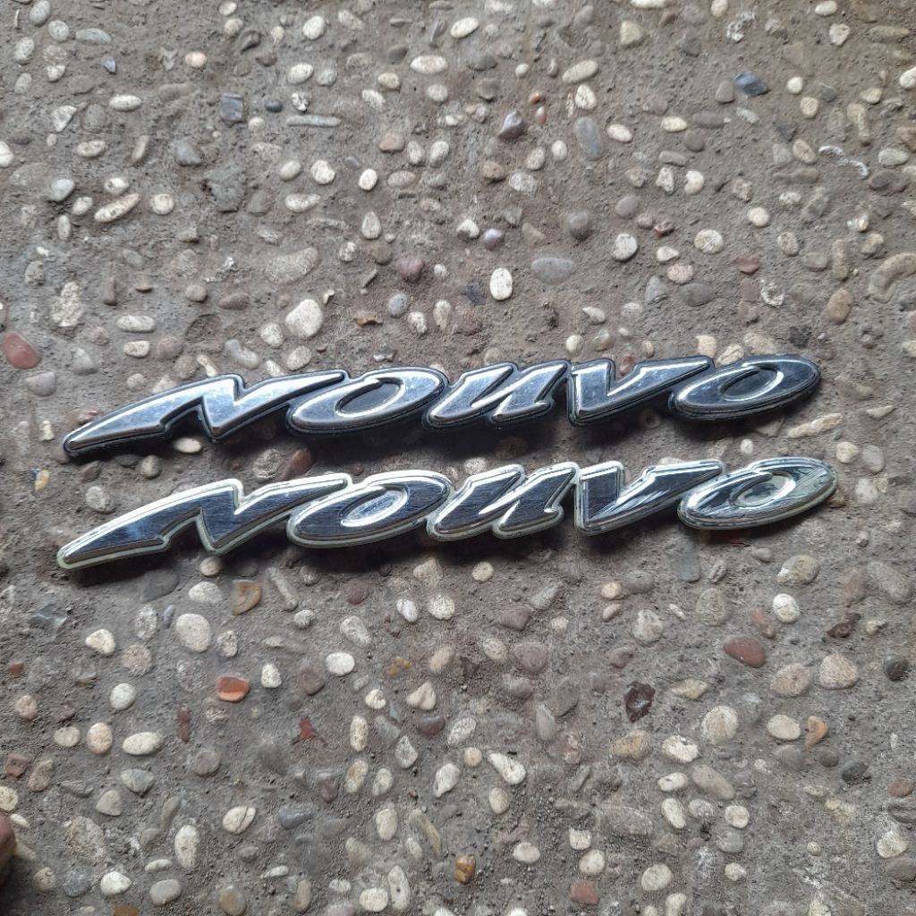 Jual EMBLEM LOGO KANAN KIRI YAMAHA NOUVO SPORTY LELE , KONDISI BEKAS ...