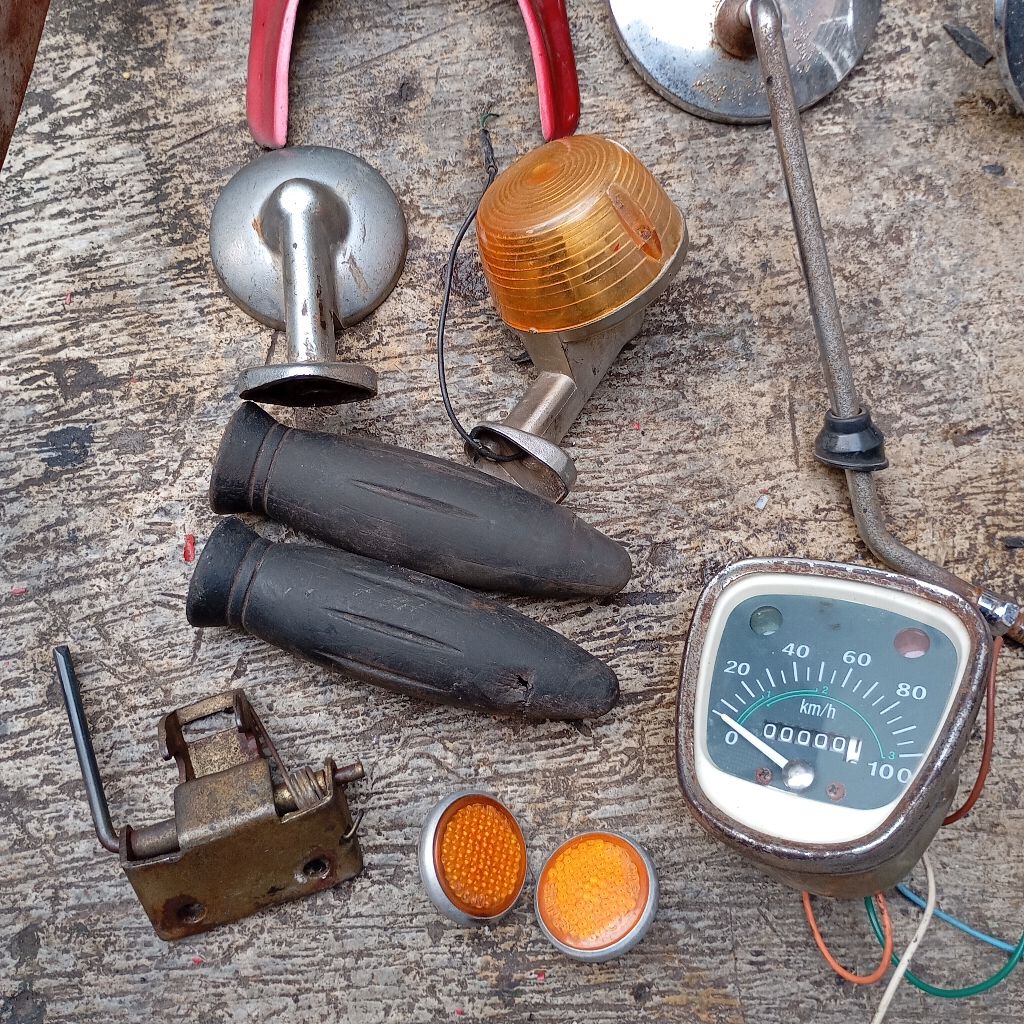 Jual Borongan Spedometer C70 kumisan C70 pangkon jok C70 spion C70 ...