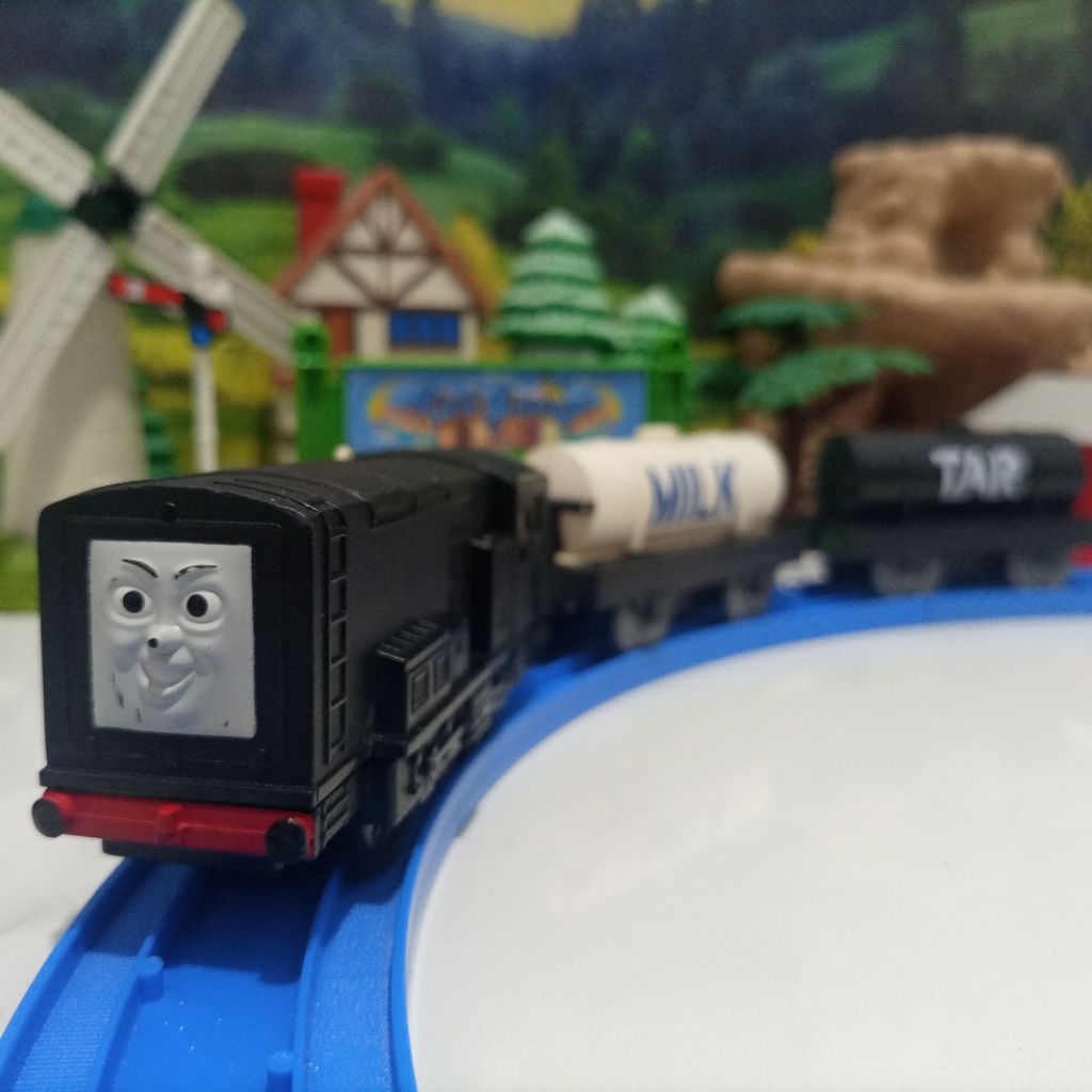 Jual Thomas & Friends TrackMaster - Diesel (Plarail Compatible ...