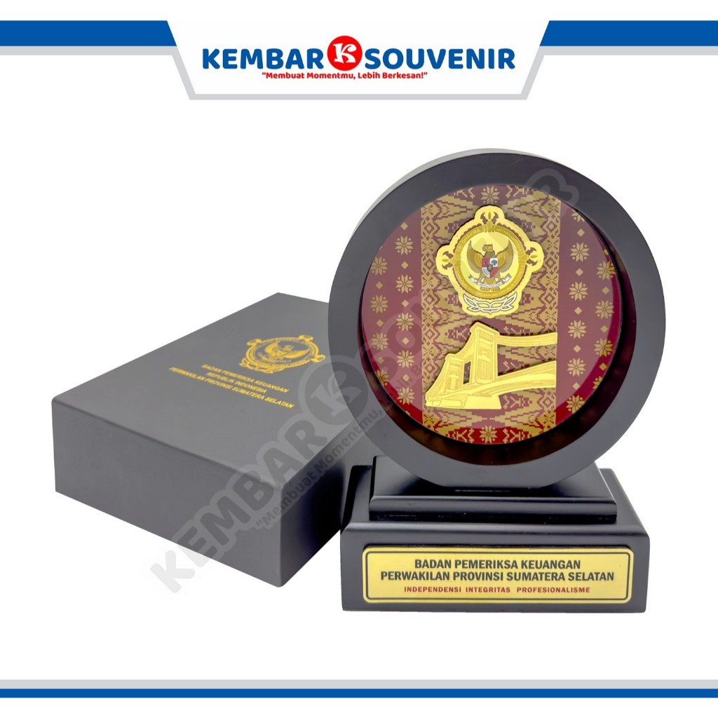 Jual Plakat Kayu Souvenir Kenang-Kenangan Eksklusif Custom Logo ...