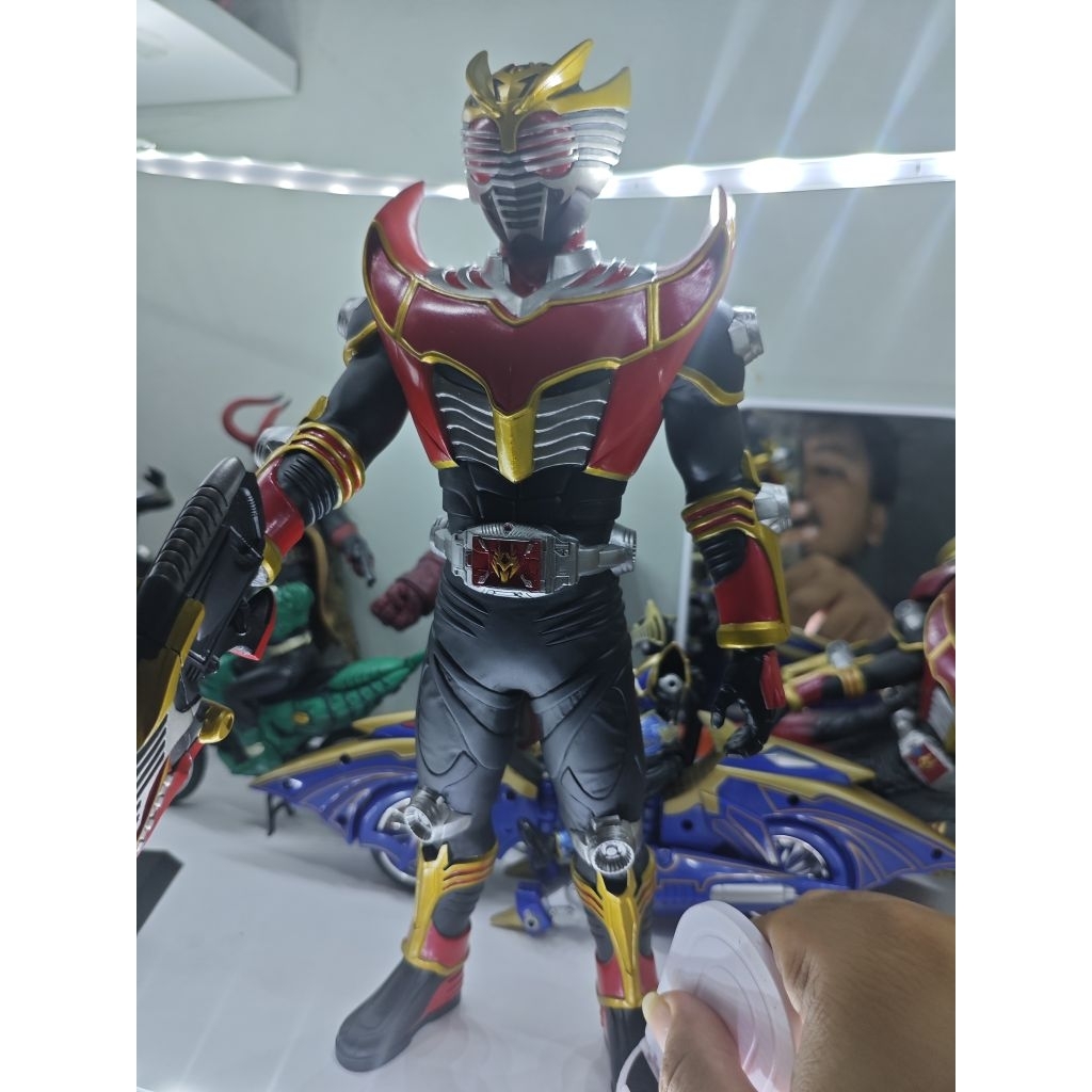 Jual Action Figure Kamen Rider Ryuki Survive Big Sofy & Weapon Lengkap ...
