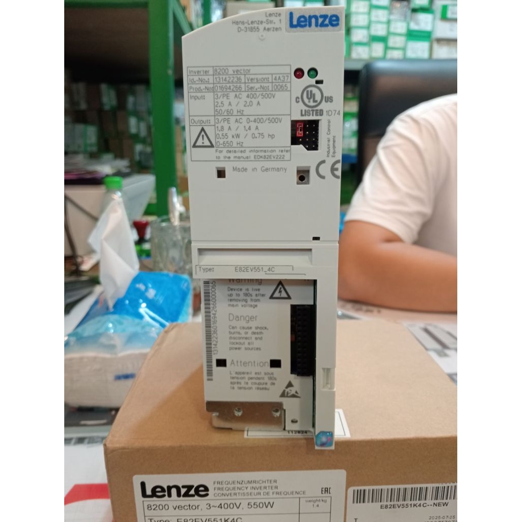 Jual inverter LENZE 8200 0.55KW 400V 3P E82EV551K4C | Shopee Indonesia