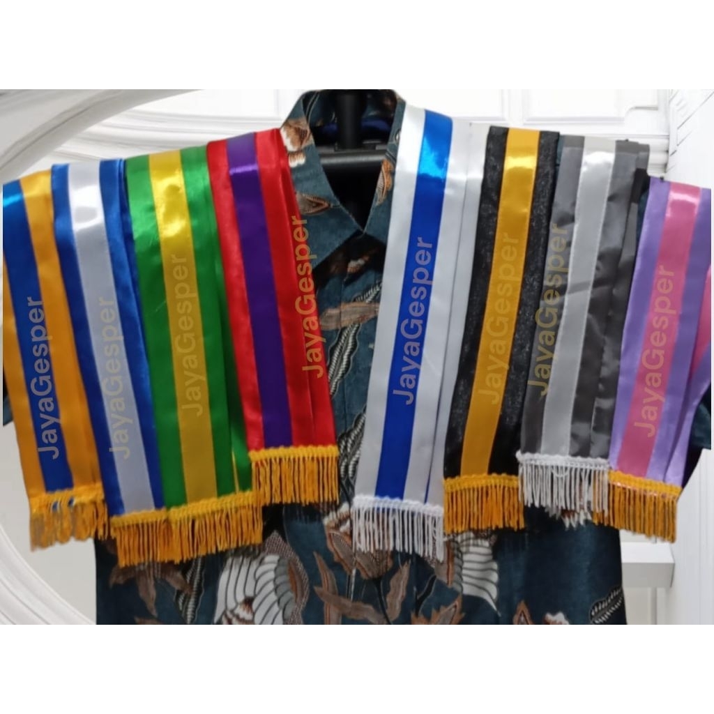 Jual Samir Wisuda Warna Hijau Kuning Satin Rumbai | Shopee Indonesia