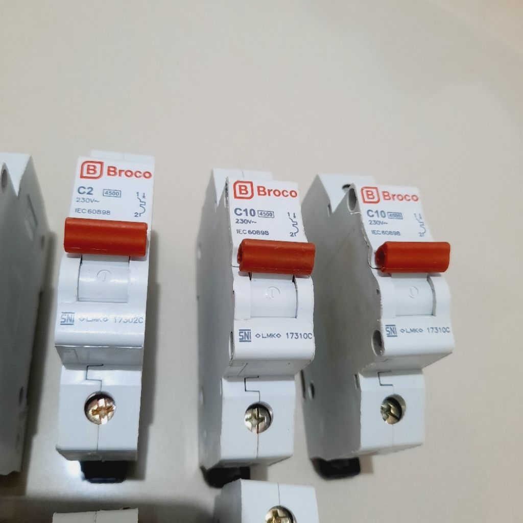 Jual mcb broco 1p 1phase | Shopee Indonesia