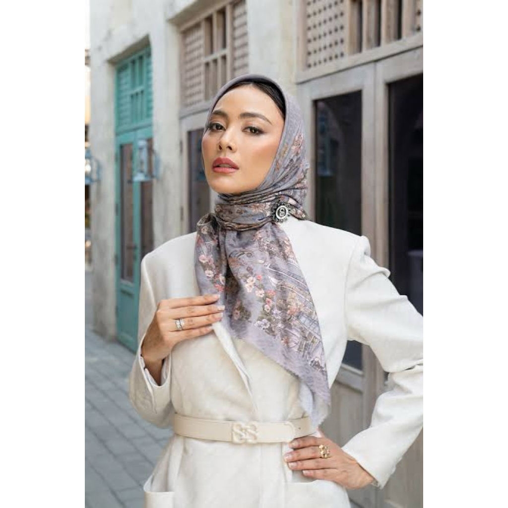 Jual Buttonscarves Dubai 2 Jacquard Voile Square | Shopee Indonesia