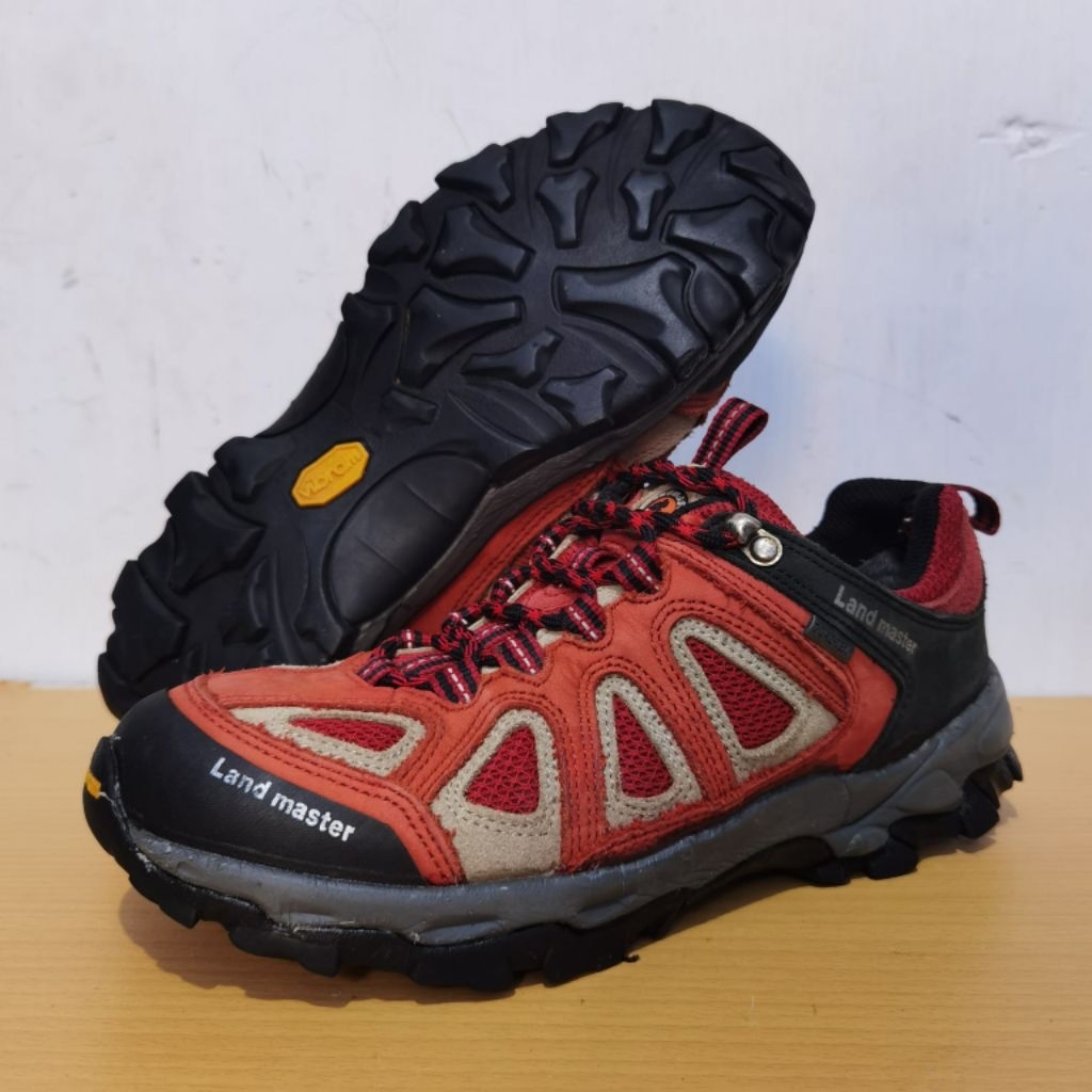 Jual Sepatu Hiking Outdoor LANDMASTER GORE-TEX VIBRAM LOW 40.5 | Shopee ...