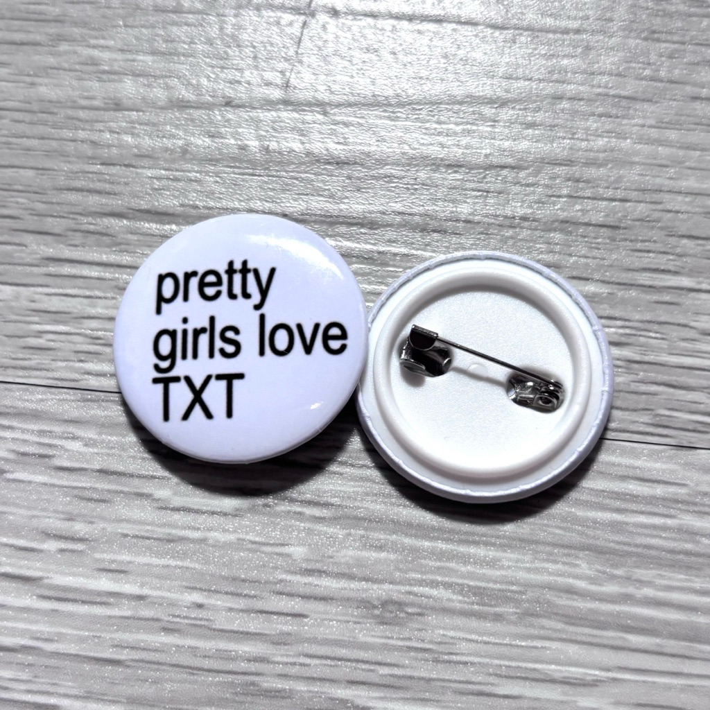 Jual mini pin button 3 cm - txt pretty girls by spaceofmi - pin bros ...
