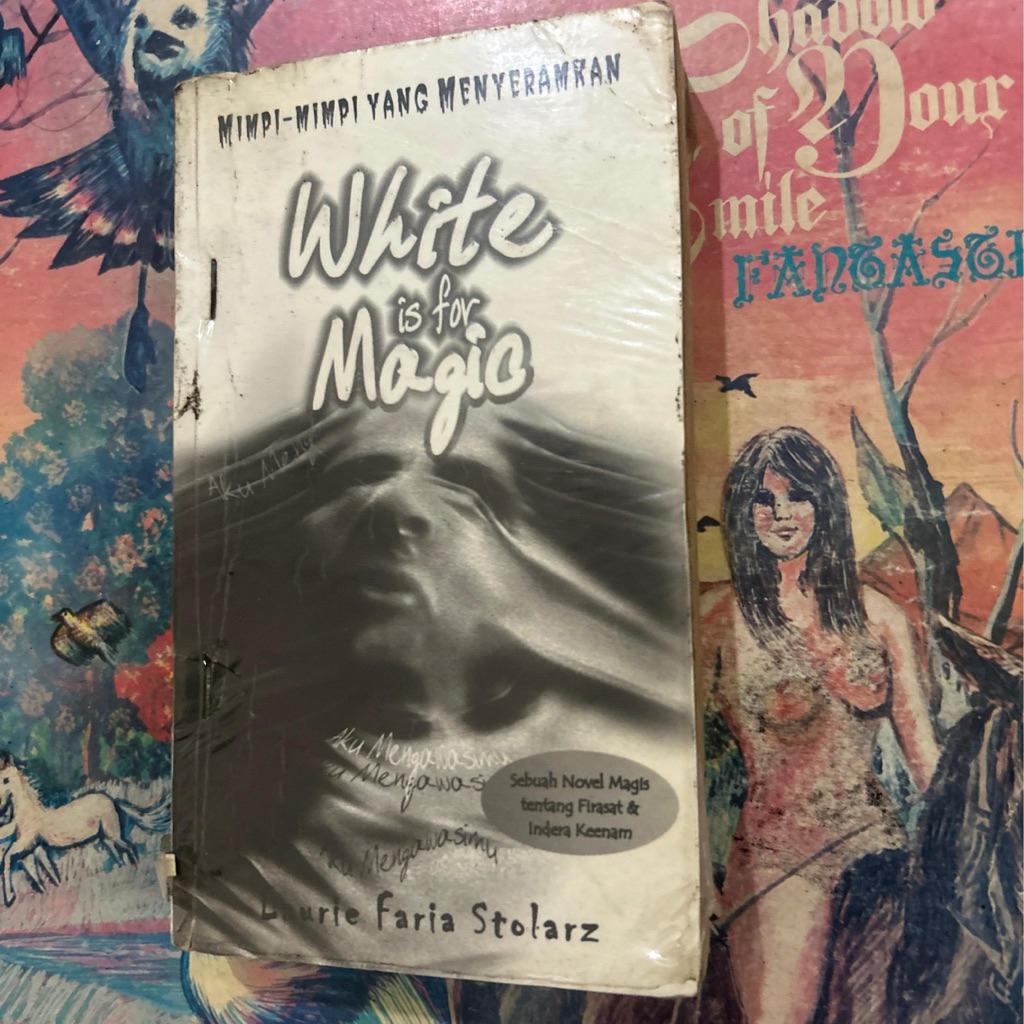 Jual Buku novel buku white is for magic | Shopee Indonesia