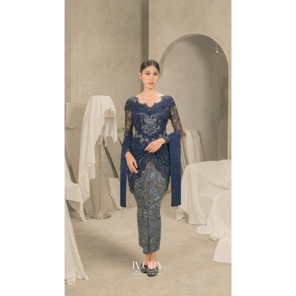 Jual Hum of Hearts | Lyre Butterfly Pixie Kebaya in Navy | Shopee Indonesia