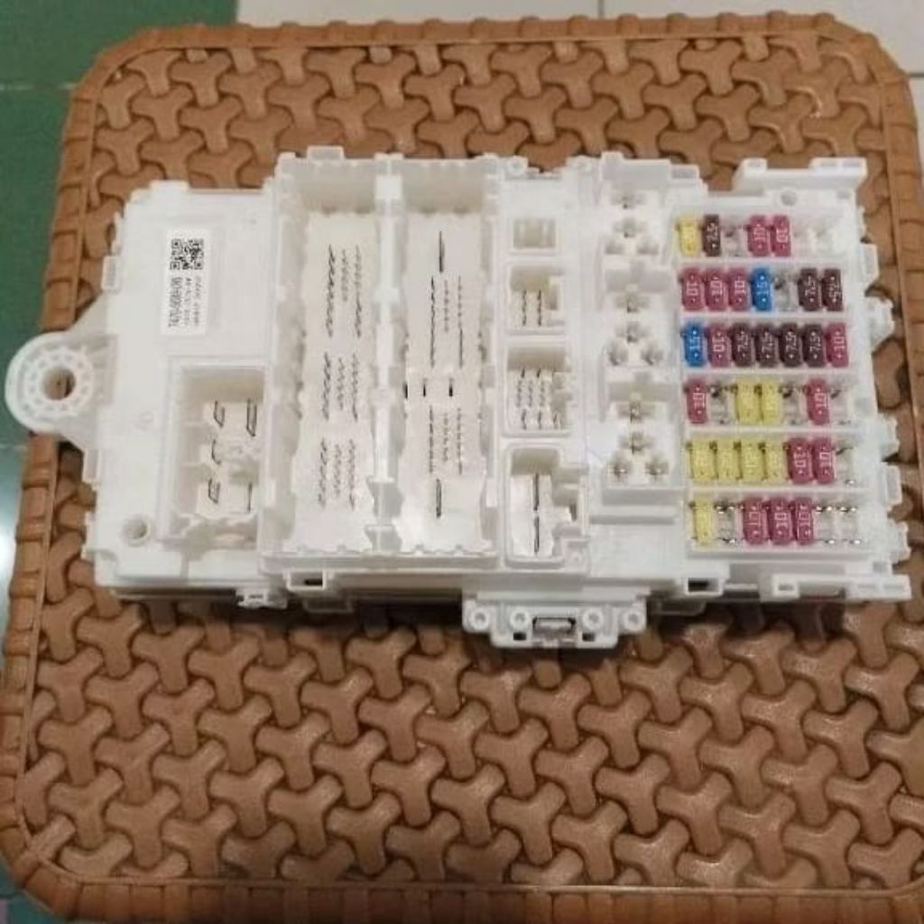 Jual bcm fuse box sekring dalam hrv matic T7A-UC10-M1 / T7A-UB10-M1 ...