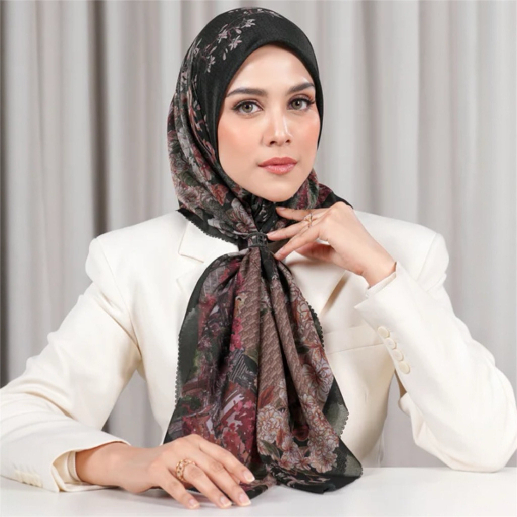Jual Buttonscarves Seoul Series Voile Square Hijab Original | Shopee ...