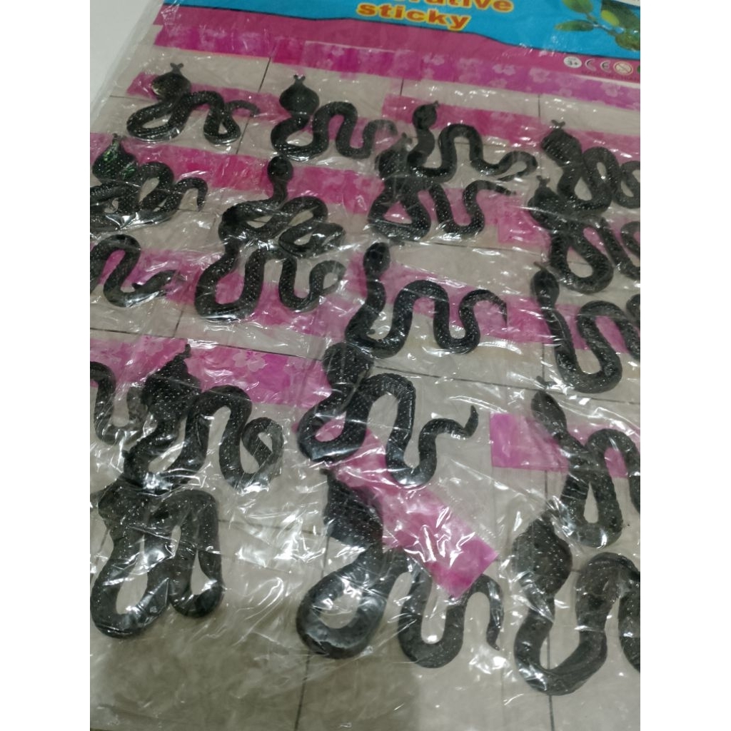 Jual (COD) mainan anak sticky ular ularan hitam per lembar isi 20 ...