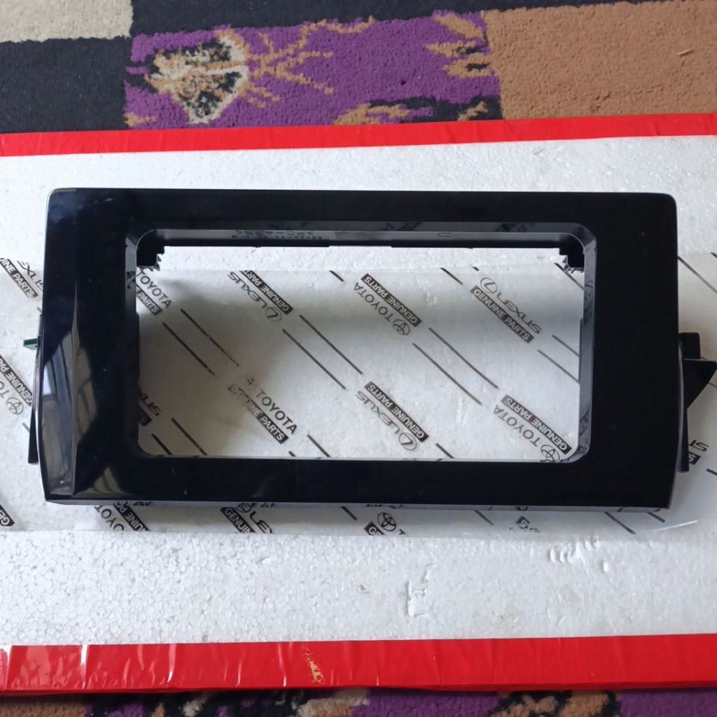 Jual Les panel instrumen head unit mobil Toyota Camry tahun 2021-2022 ...