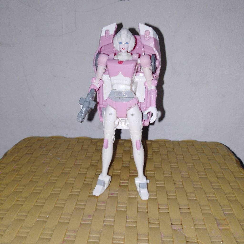 Jual Transformers SS86 Deluxe Class Arcee | Shopee Indonesia