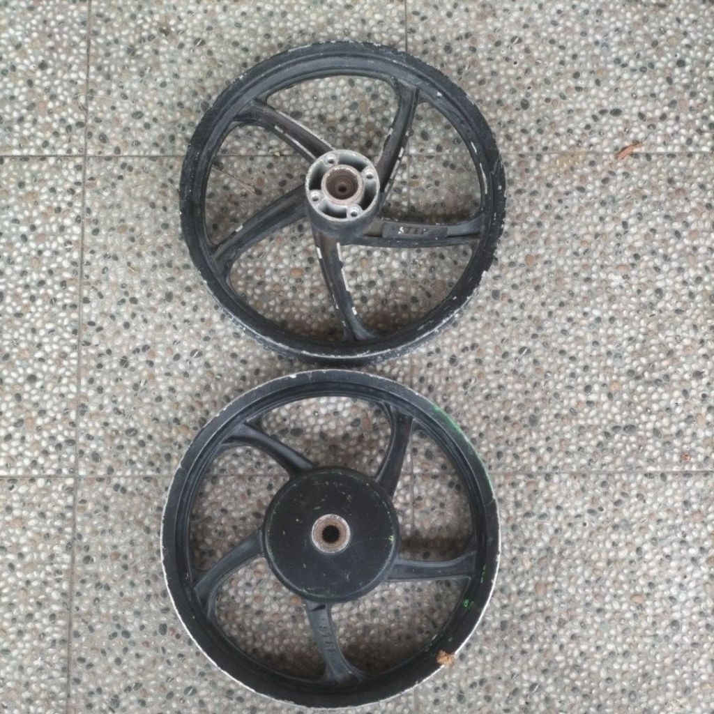Jual Velg racing suzuki Spin Step Thailand Original. as kecil gigi 18 ...