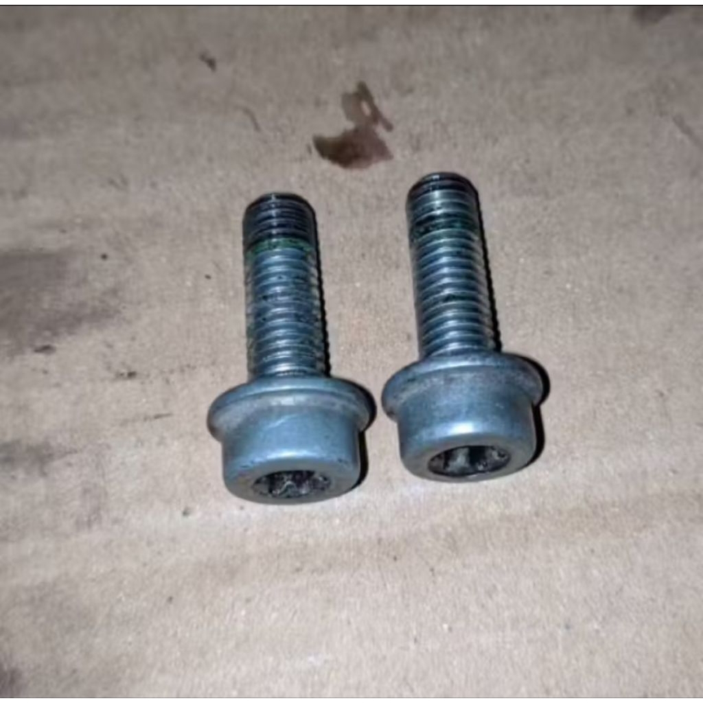 Jual Baut breket kaliper depan cocok buat motor verza MEGAPRO primus ...