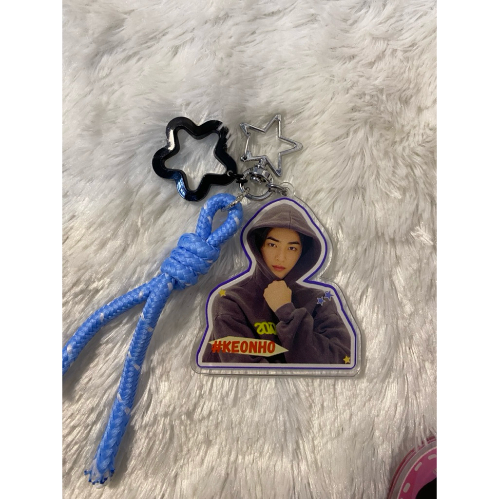 Jual KEYCHAIN CORTIS | Shopee Indonesia