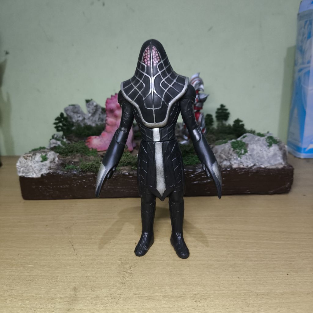Jual Ultra Monster Series Waroga 2002 -sofubi kaiju ultraman cosmos ...