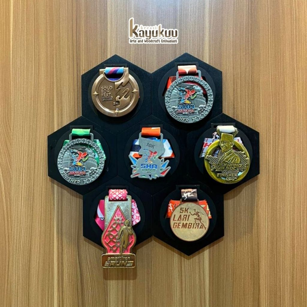 Jual Kreasikayukuu Paket Isi 5pcs Rak Medali Tempel Segi Enam – Display ...