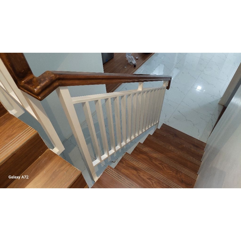 Jual Railing Tangga & Balkon Besi + Handrailing Kayu Model Minimalis ...