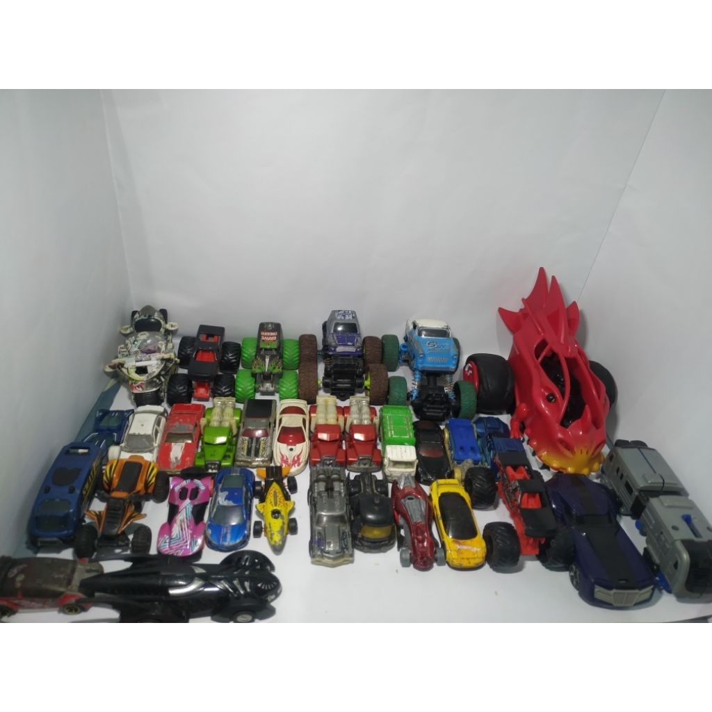 Jual aneka mainan mobil dan monster truck mini/real car/fantasy car Gw ...