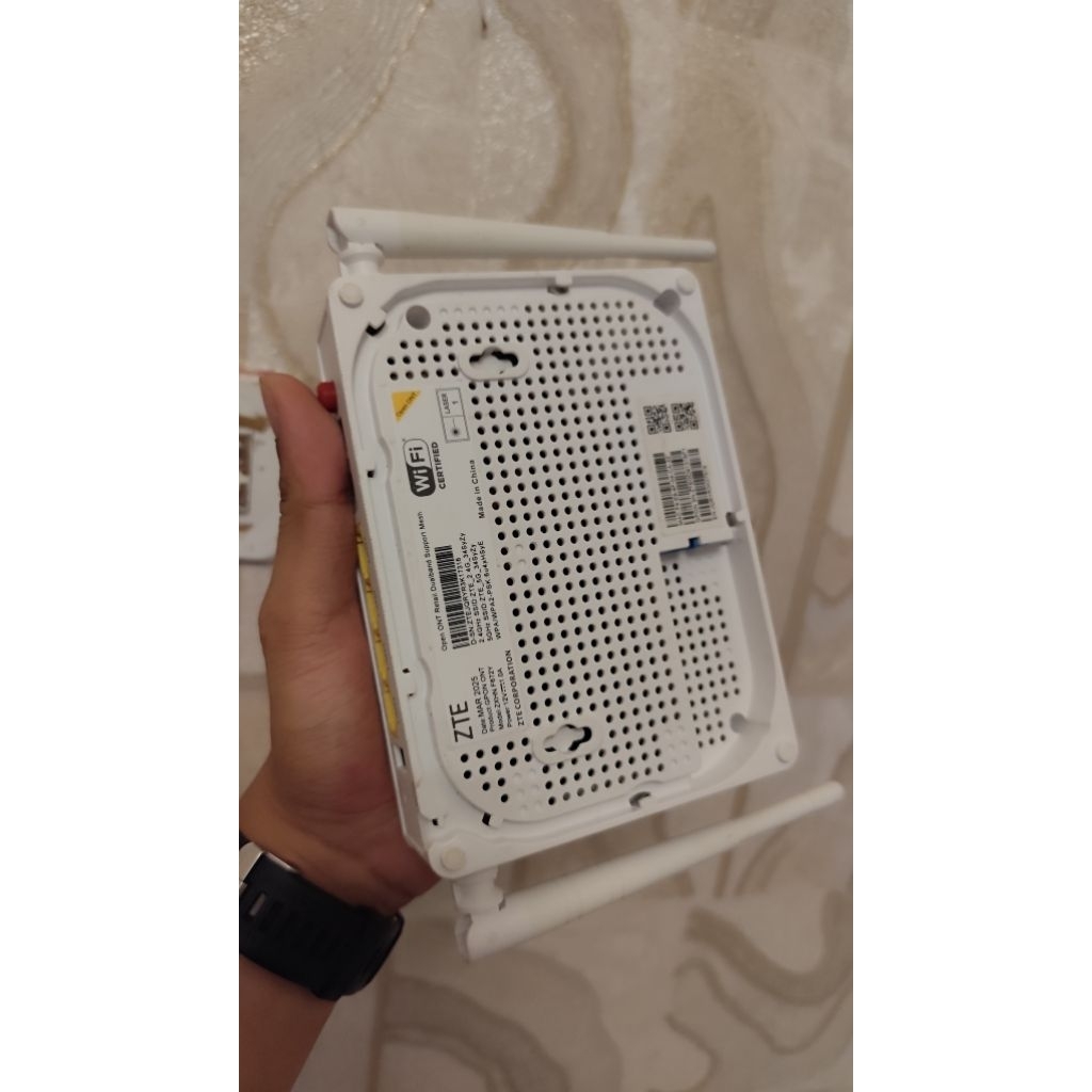 Jual ONT ZTE F672Y Port Biru + Adaptor like new | Shopee Indonesia