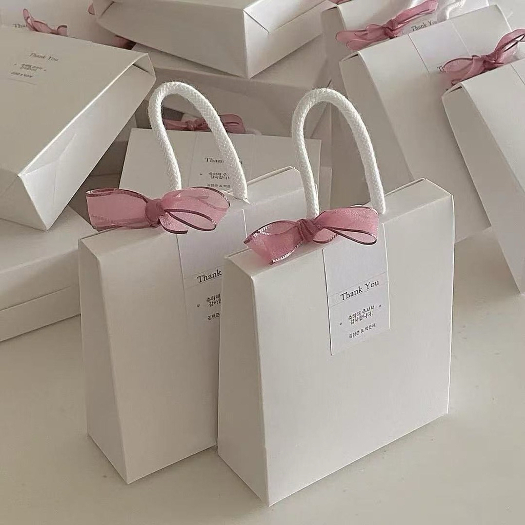 Jual GIFT BOX AESTHETIC TERMASUK STICKER White Color Paperbag Polos ...