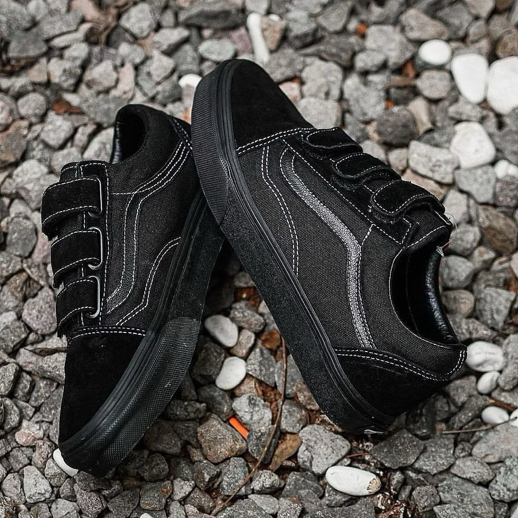 Jual VELCRO ALL BLACK BEST SELLER SHOES | Shopee Indonesia