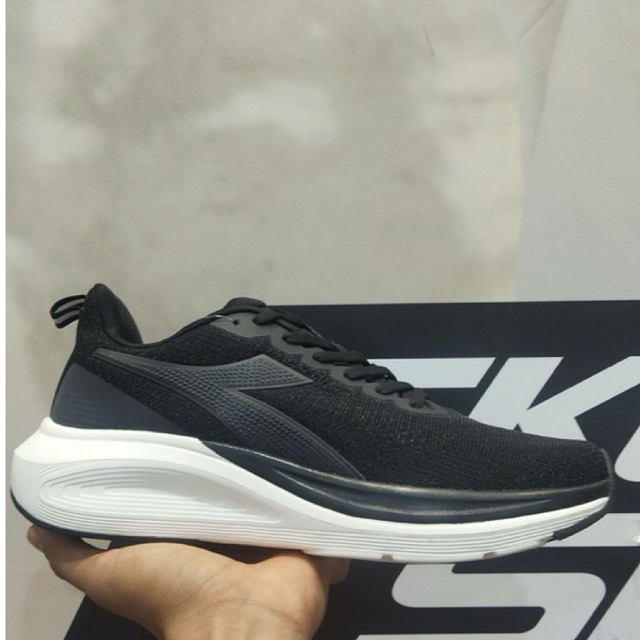 Jual Diadora Sepatu Running Terlengkap & Harga Terbaru Juni 2026 ...