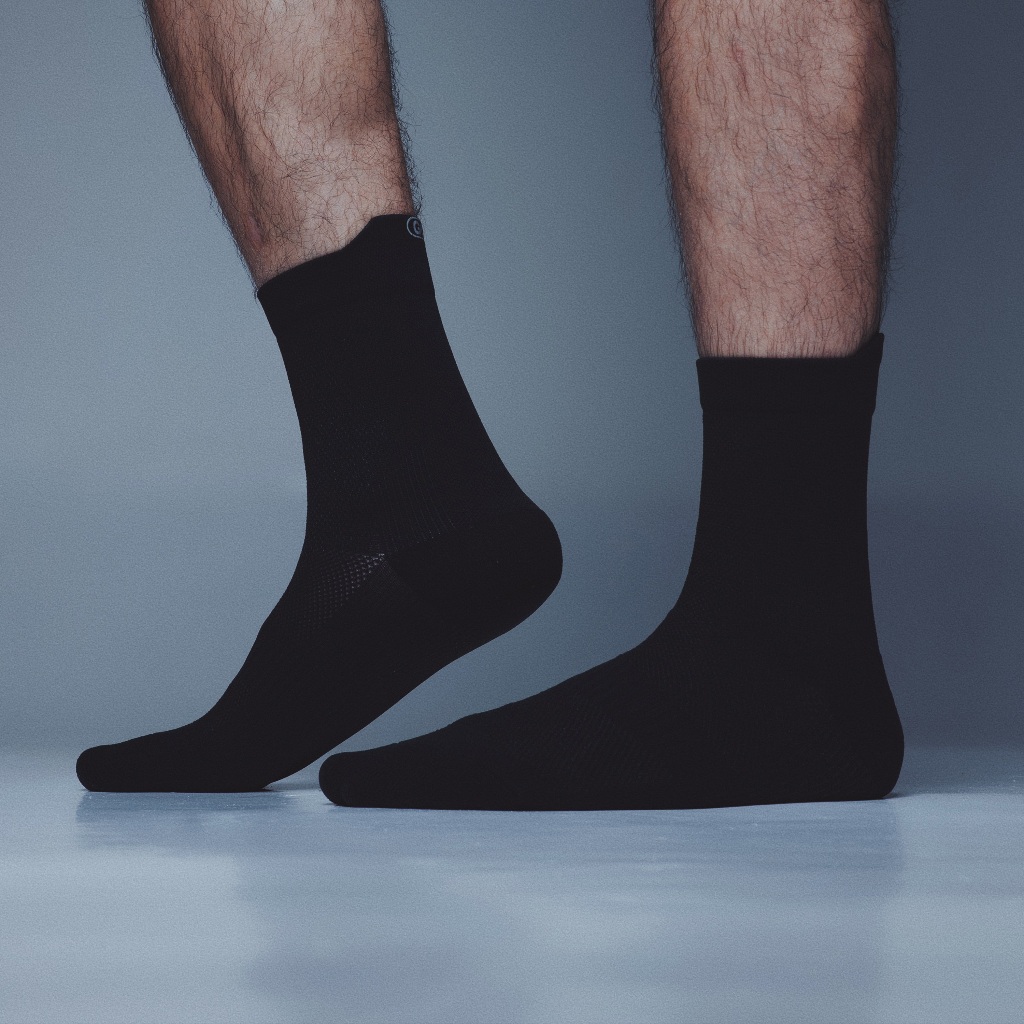 Jual GOF® Pace Mid Socks (Black) / Unisex | Shopee Indonesia