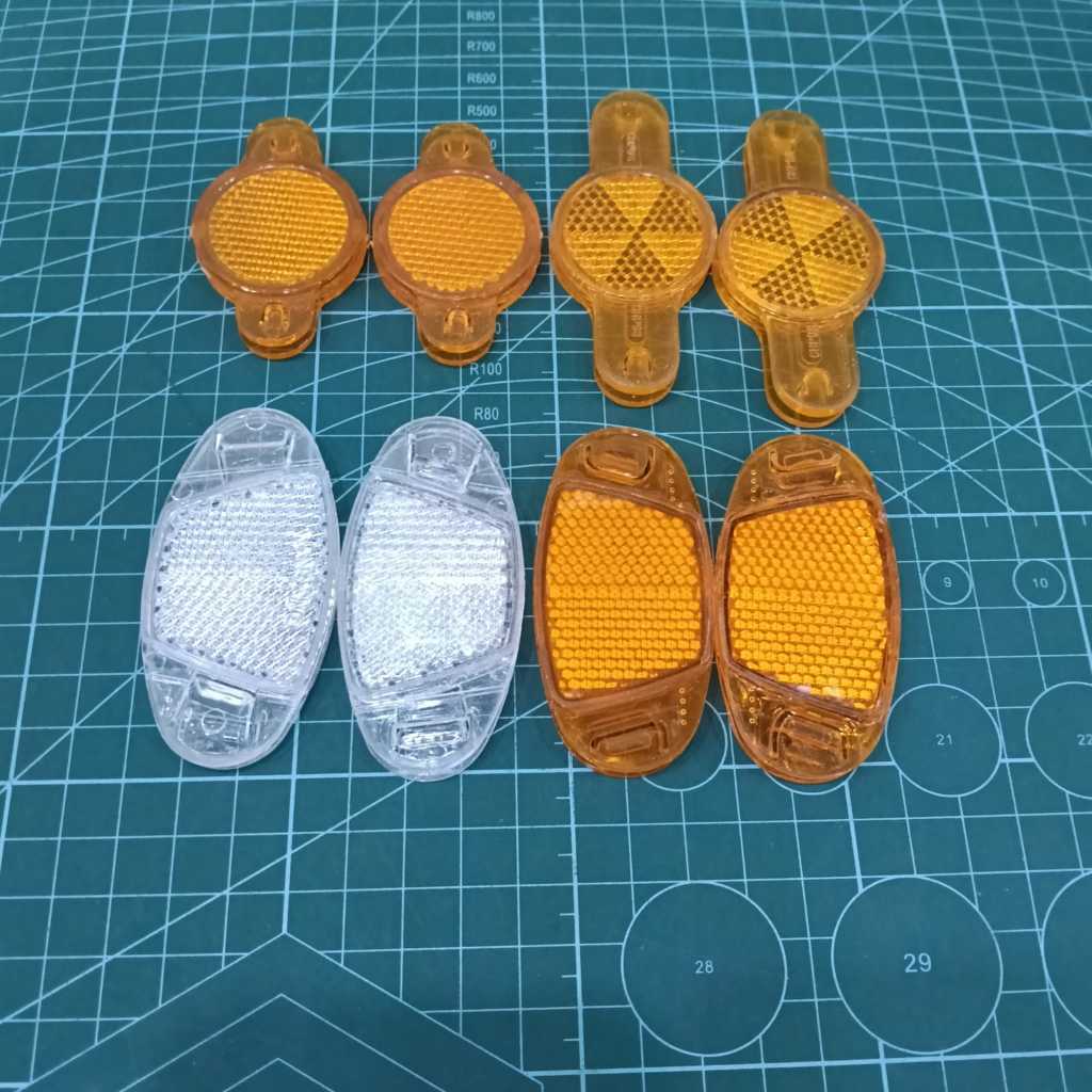 Jual Mata Kucing Sepeda Untuk Jari Jari Roda Reflektor Spoke Oval Bulat ...