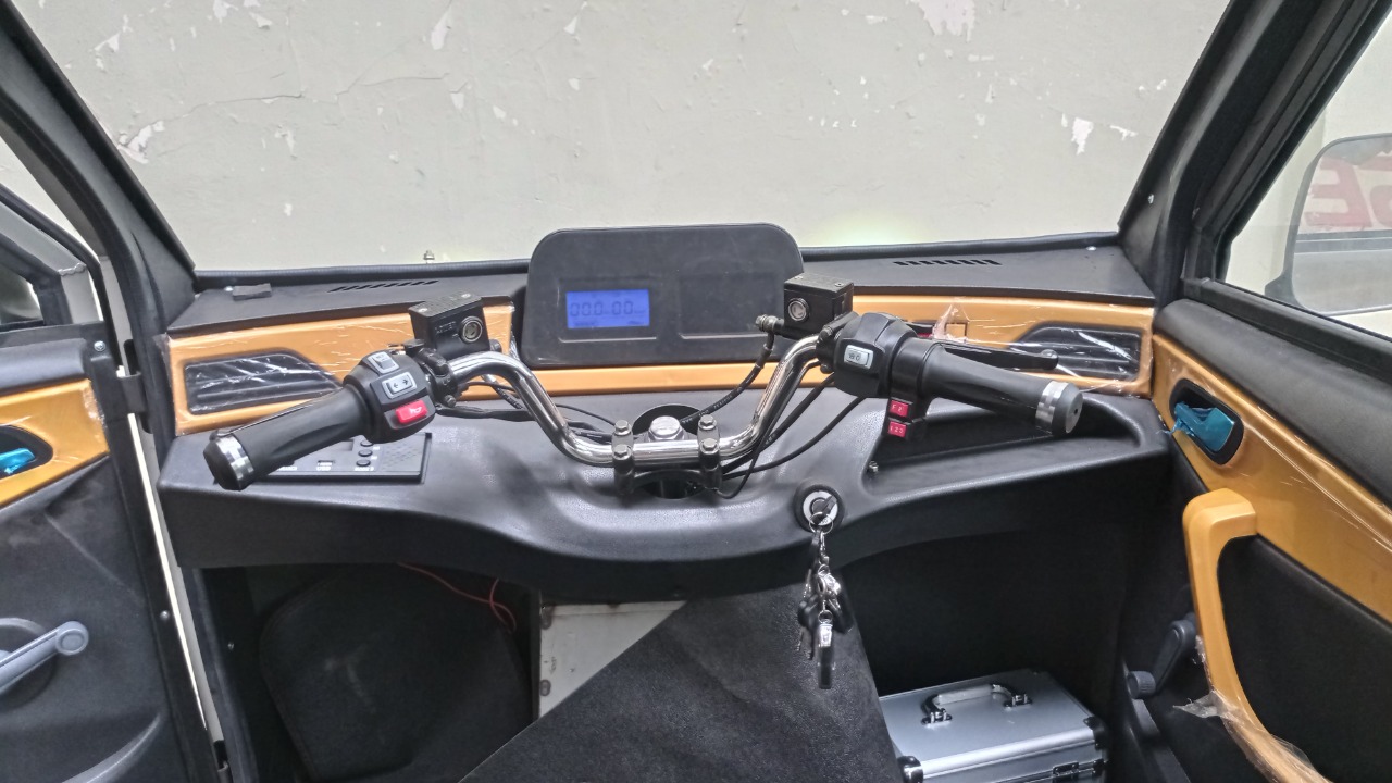 Jual SELIS - Bajai Sepeda Motor listrik tipe Bromo ( Mobil listrik Roda ...