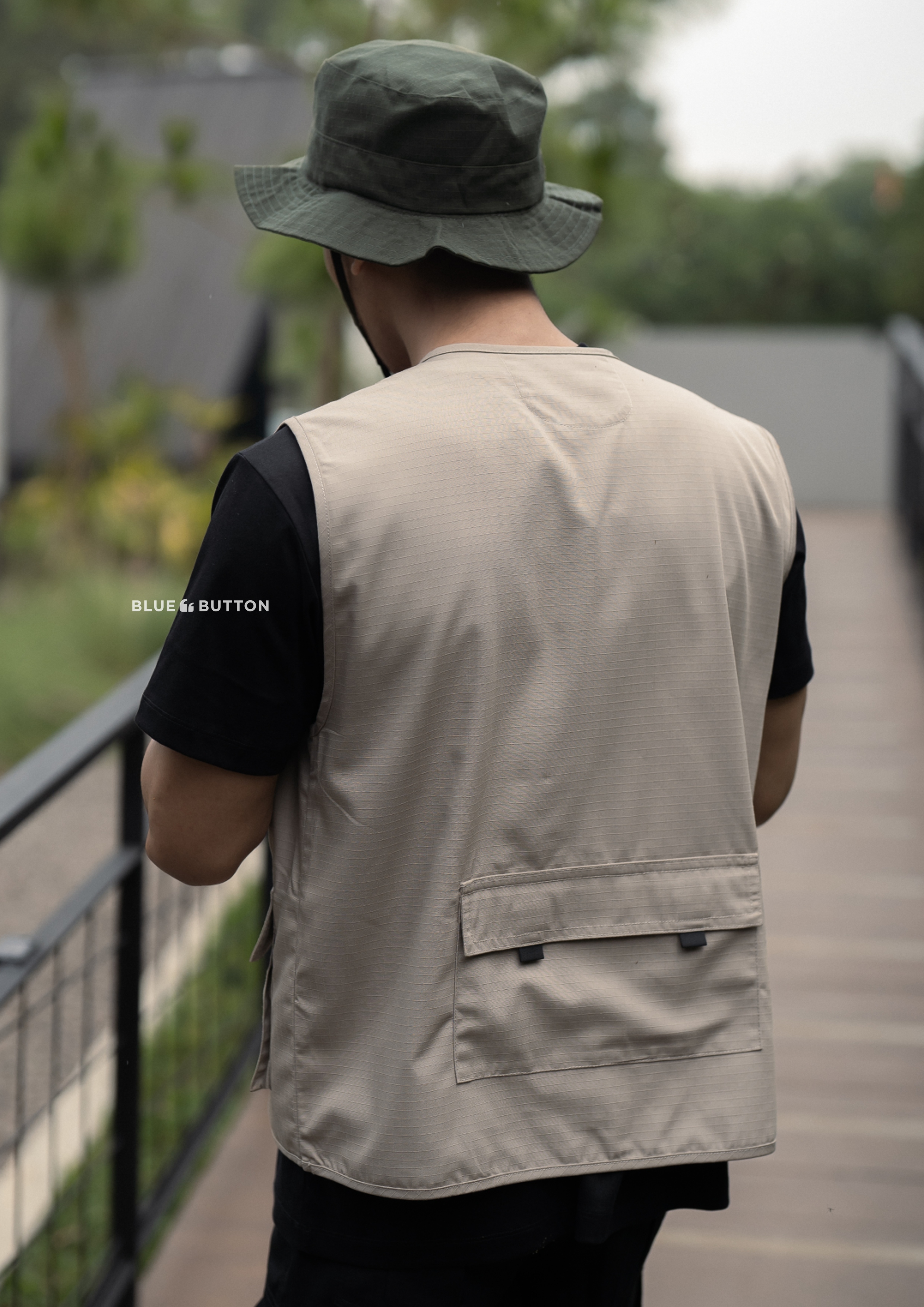 Jual BLUEBUTTON Rompi Vest Pria Outdoor Champ Rompi Khaki | Shopee ...