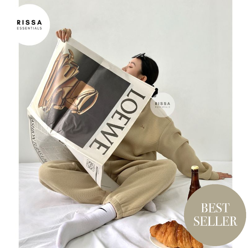 Jual [RISSA] Properti Foto Koran Newsletter Fashion Besar Prop Foto ...