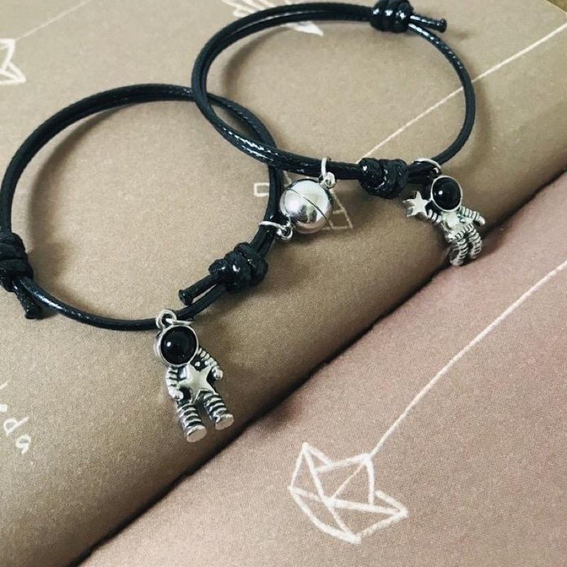 Jual Gelang magnet couple astronot 2 pcs (1 pasang) | Shopee Indonesia