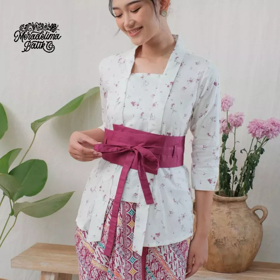 Jual Kebaya Kutubaru Clarris Lengan 7/8 Meradelima Katun Putih Ungu ...