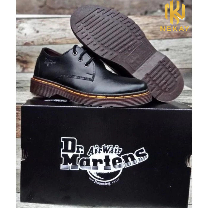 Jual sepatu docmart premium black glowsy 3 hole | Shopee Indonesia