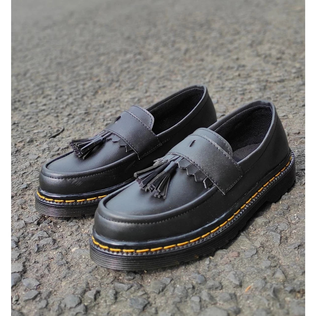 Jual Sepatu Pria Slip On Casual Docmart Sneakers | Kaos Kaki | Sandal ...