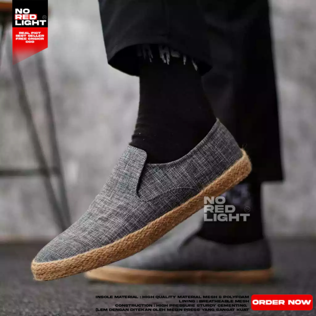 Jual Sepatu Slip On Pria – Bahan Kanvas, Anti Slip dan Stylish | Shopee ...
