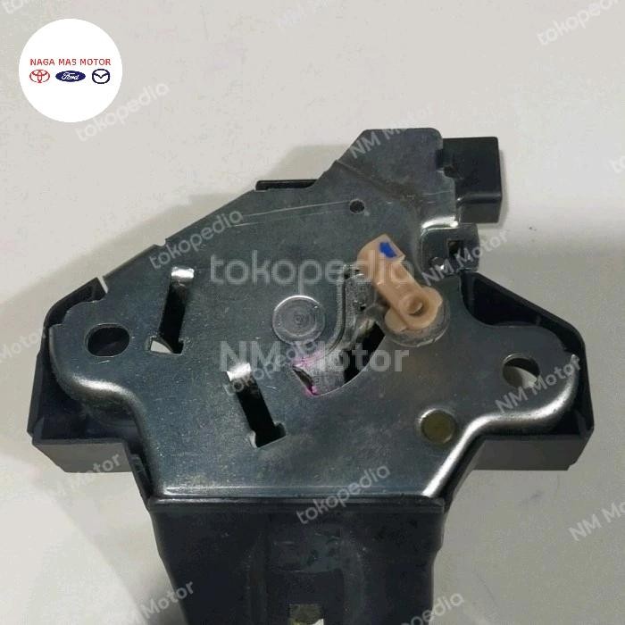 Jual door lock bagasi new vios / limo 64610-0d030 | Shopee Indonesia