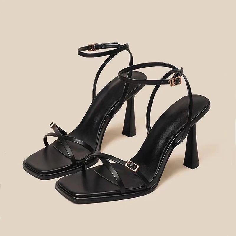 Jual 2025 Designer Women'S New Fashion Letter High Heels Black Super ...
