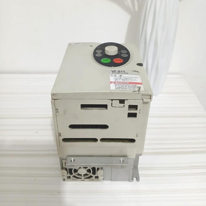 Jual inverter Toshiba VF-S11-4007PL-AN(R5) 0,75KW/3PHASE/380VAC/1HP ...