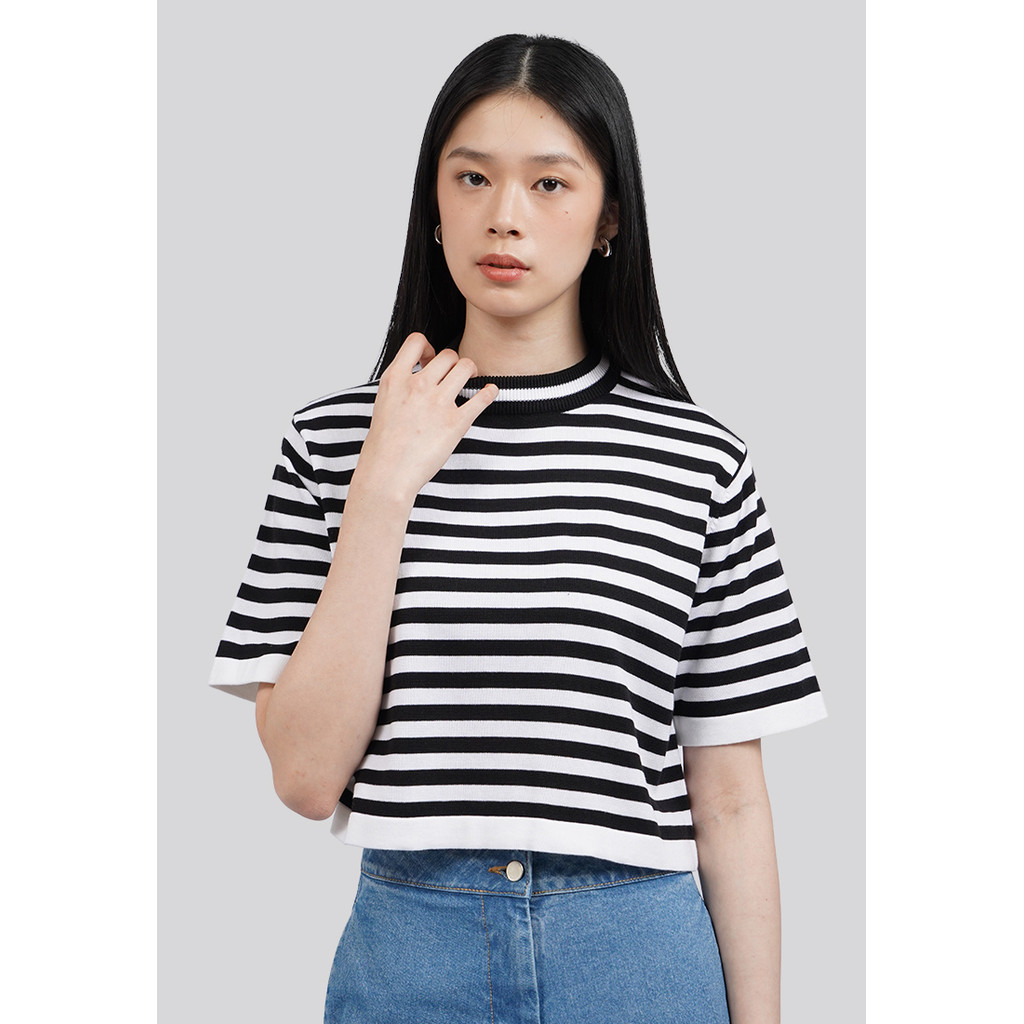 Jual Executive Stripes Short Sleeve Crop Top Black | Shopee Indonesia