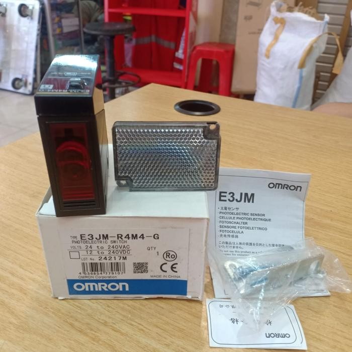 Jual Terbagus E3Jm-R4M4-G Photoelectric Sensor Omron | Shopee Indonesia