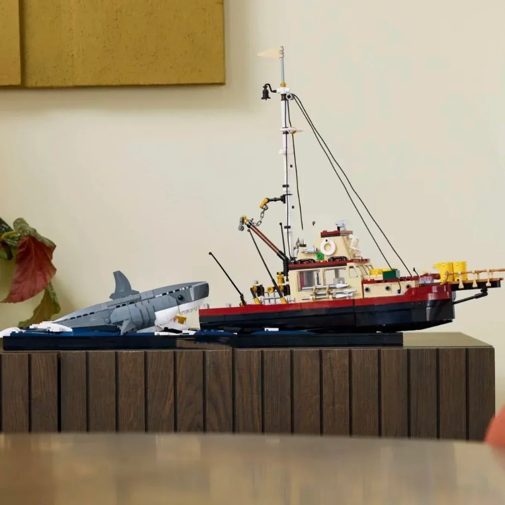 Jual 2025 New Ideaes Jaws Diorama Boat Shark Pirate Ship Building ...