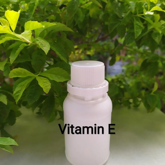 Jual NEW! VITAMIN E OIL ( ALL -RAC-A-TOCOPHERYL ACETATE ) | Shopee ...